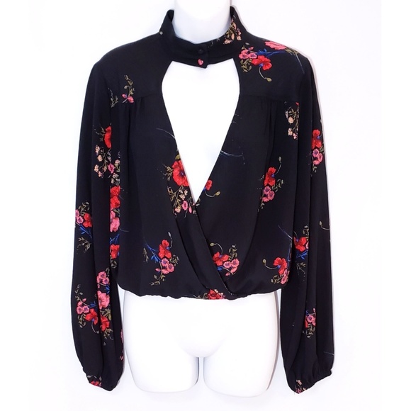 Windsor | Tops | Windsor Black Floral Vcut Top | Poshmark